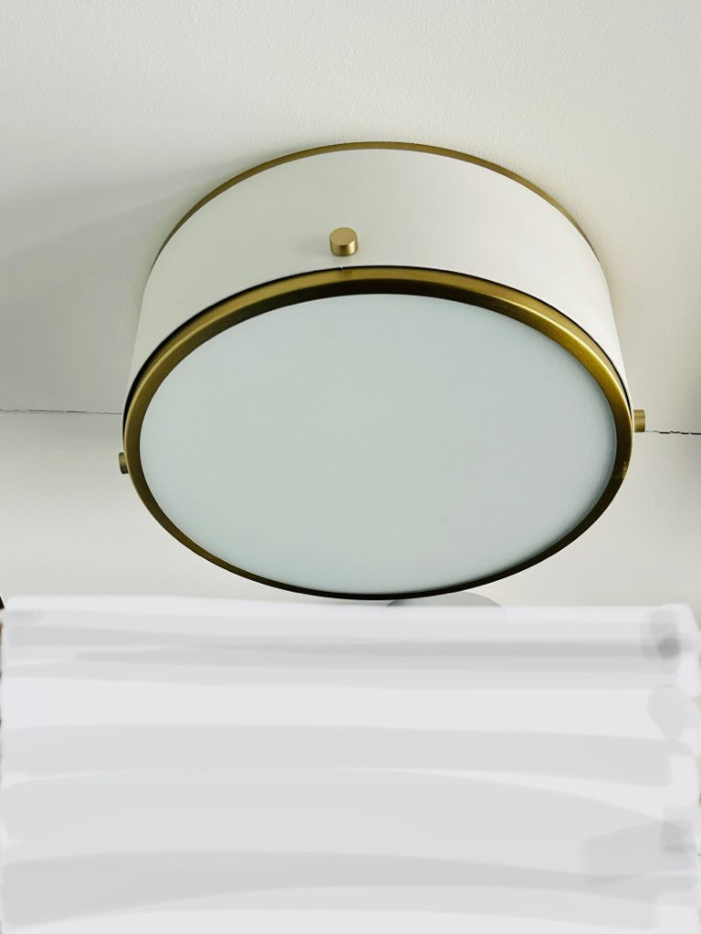 FM7081/WHSG – The King of Lights LTD